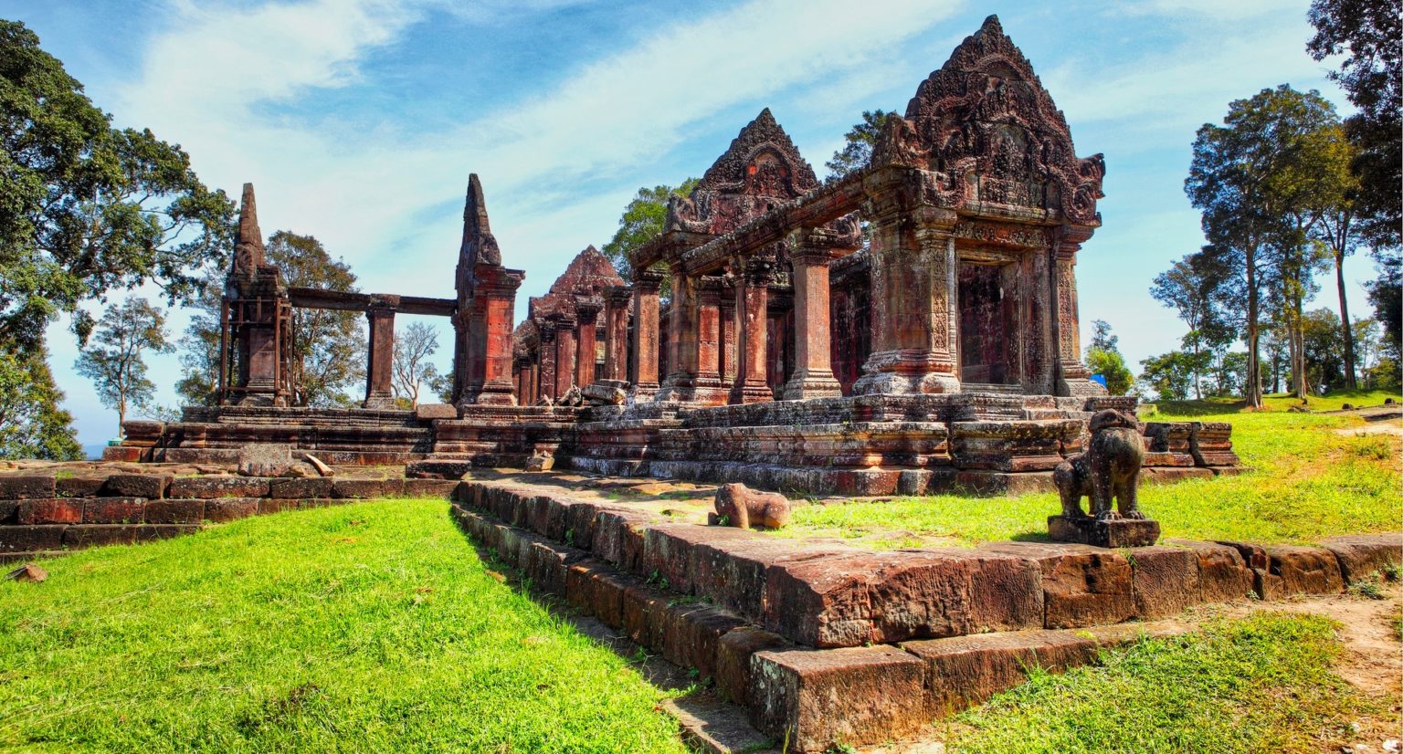 Preah Vihear - a huge temple complex on the "Ghost Mountain" - Siem Reap